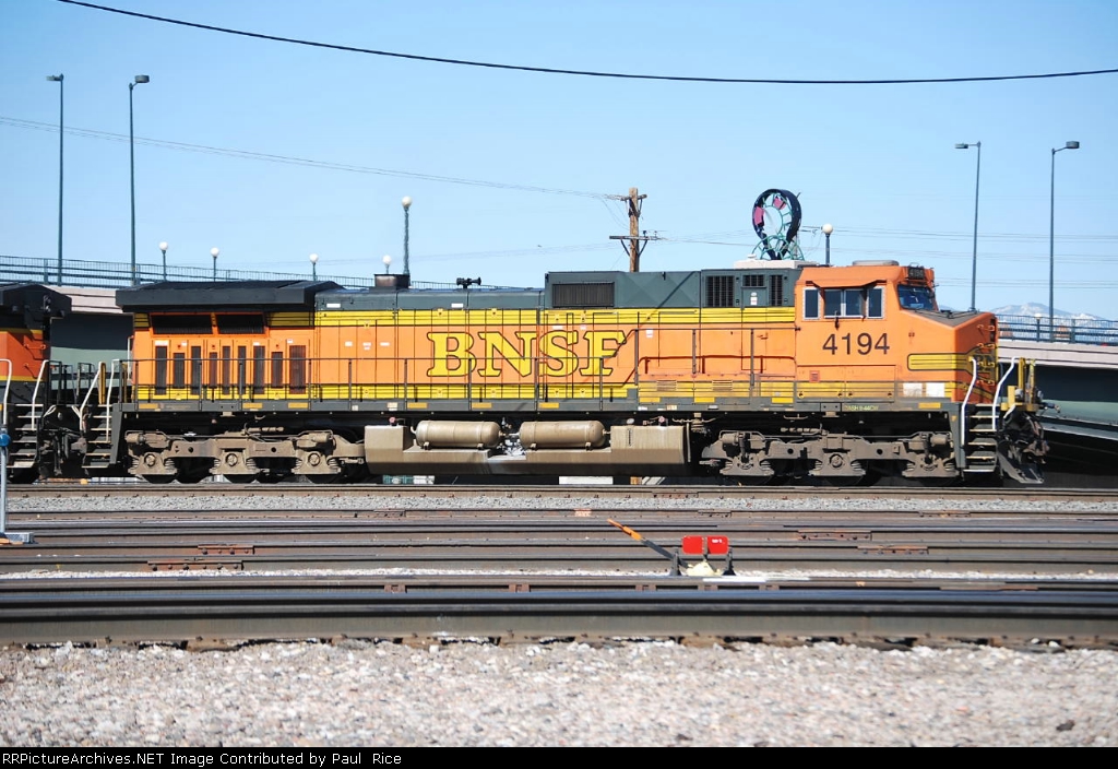 BNSF 4194